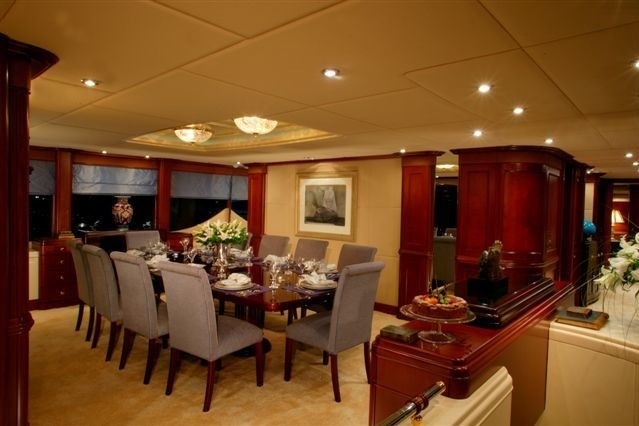 Yacht Crystal Lady, Warren Yachts | CHARTERWORLD Luxury Superyacht Charters